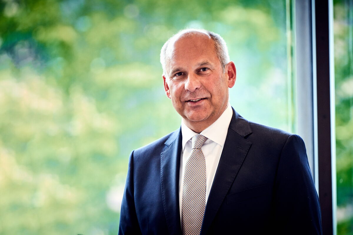 Innenminister zur Verabschiedung des Besoldungsgesetzes | hessen.de