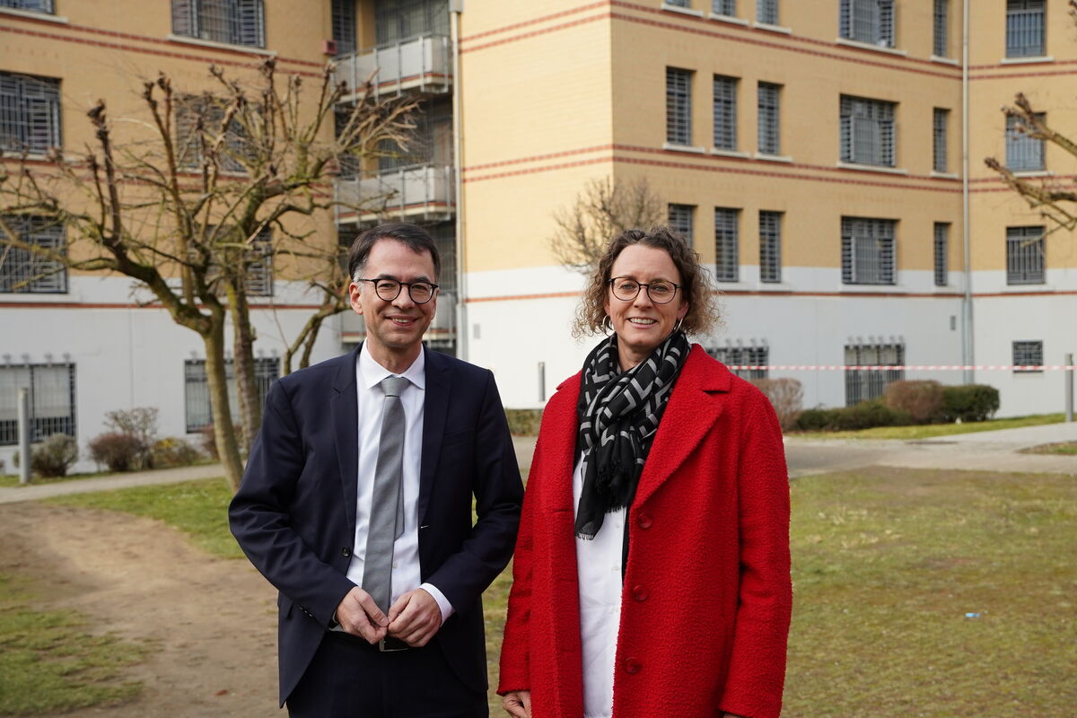 Einzigartiges Mutter-Kind-Heim in Frankfurt | hessen.de